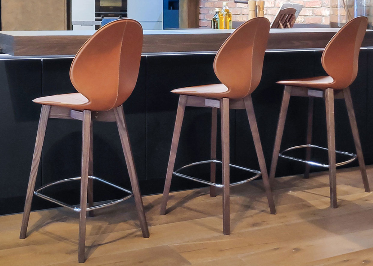 Calligaris Basil Wood Leg Bar Stool - Midfurn Furniture Superstore